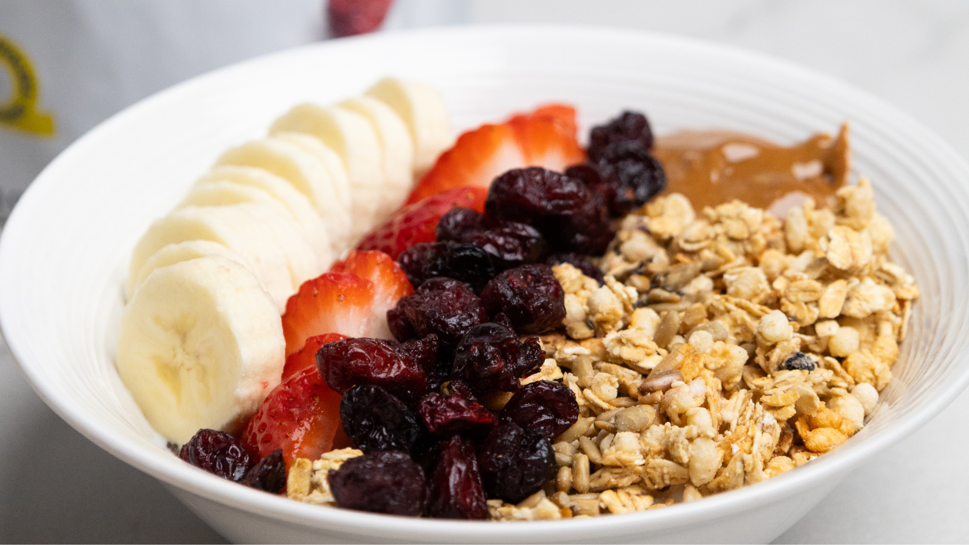 Recette Bol Yogourt, granola et canneberges | Nutra-Fruit